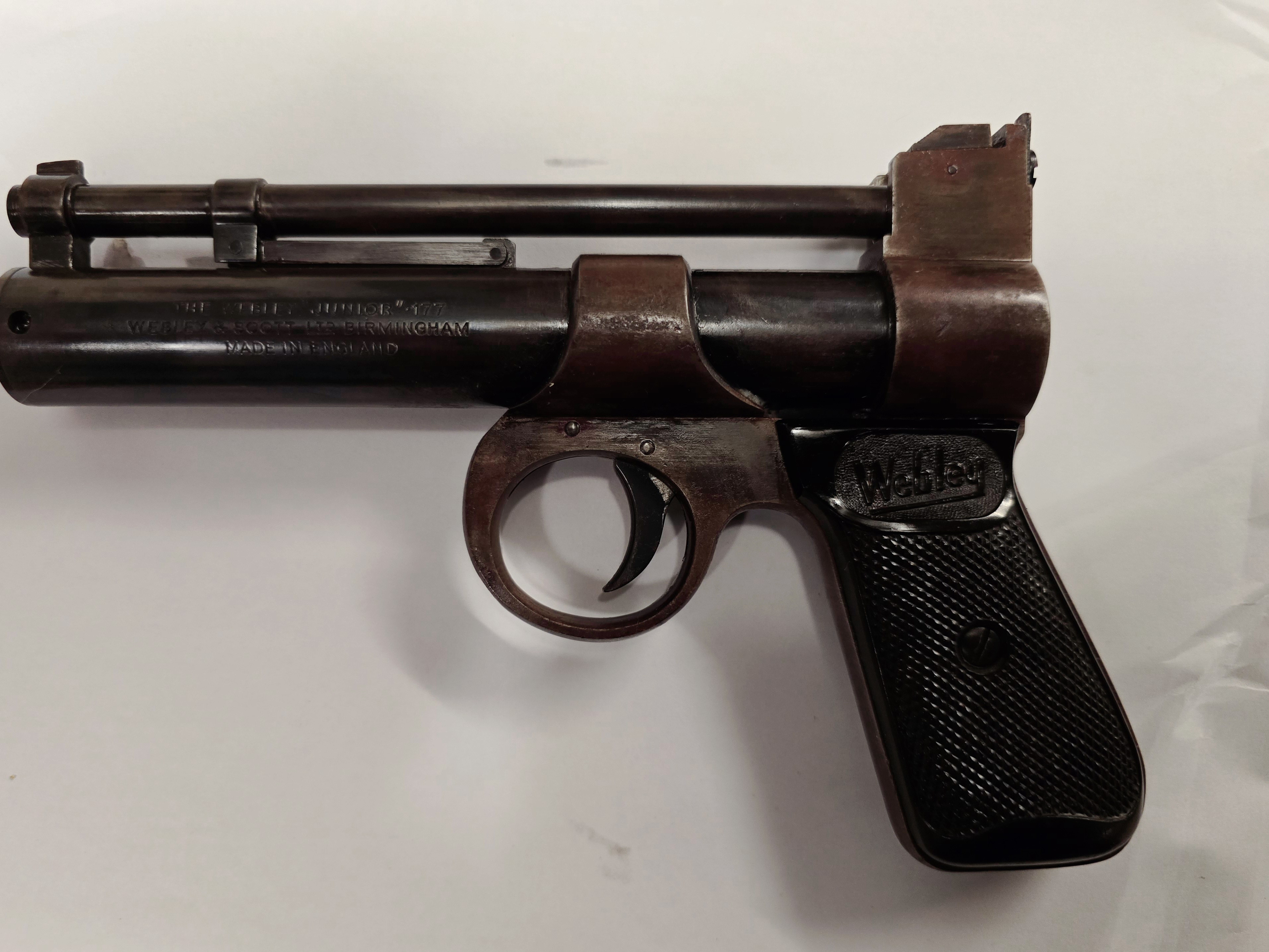G96 gun blue on webley pistols?