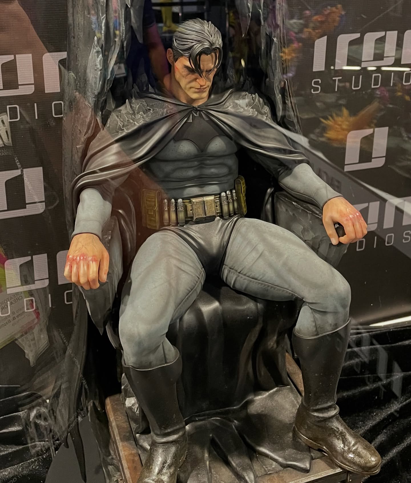 Iron Studios: Batman Identity 1/4 Statue - Statue Forum