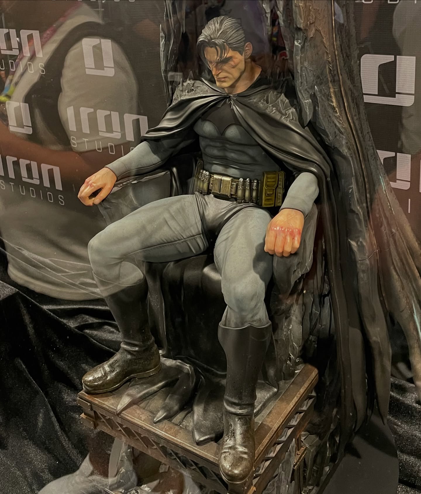 Iron Studios: Batman Identity 1/4 Statue - Statue Forum