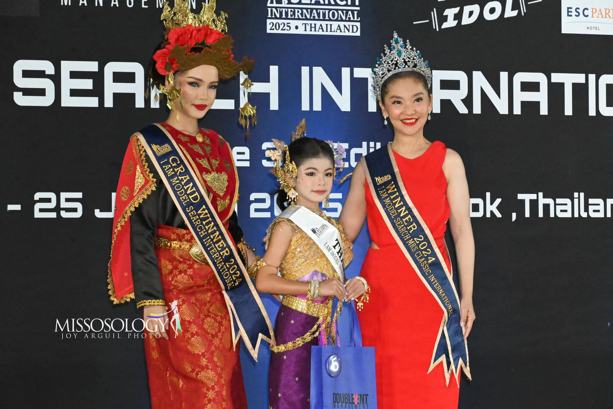 fotos de iam model search international 2025.