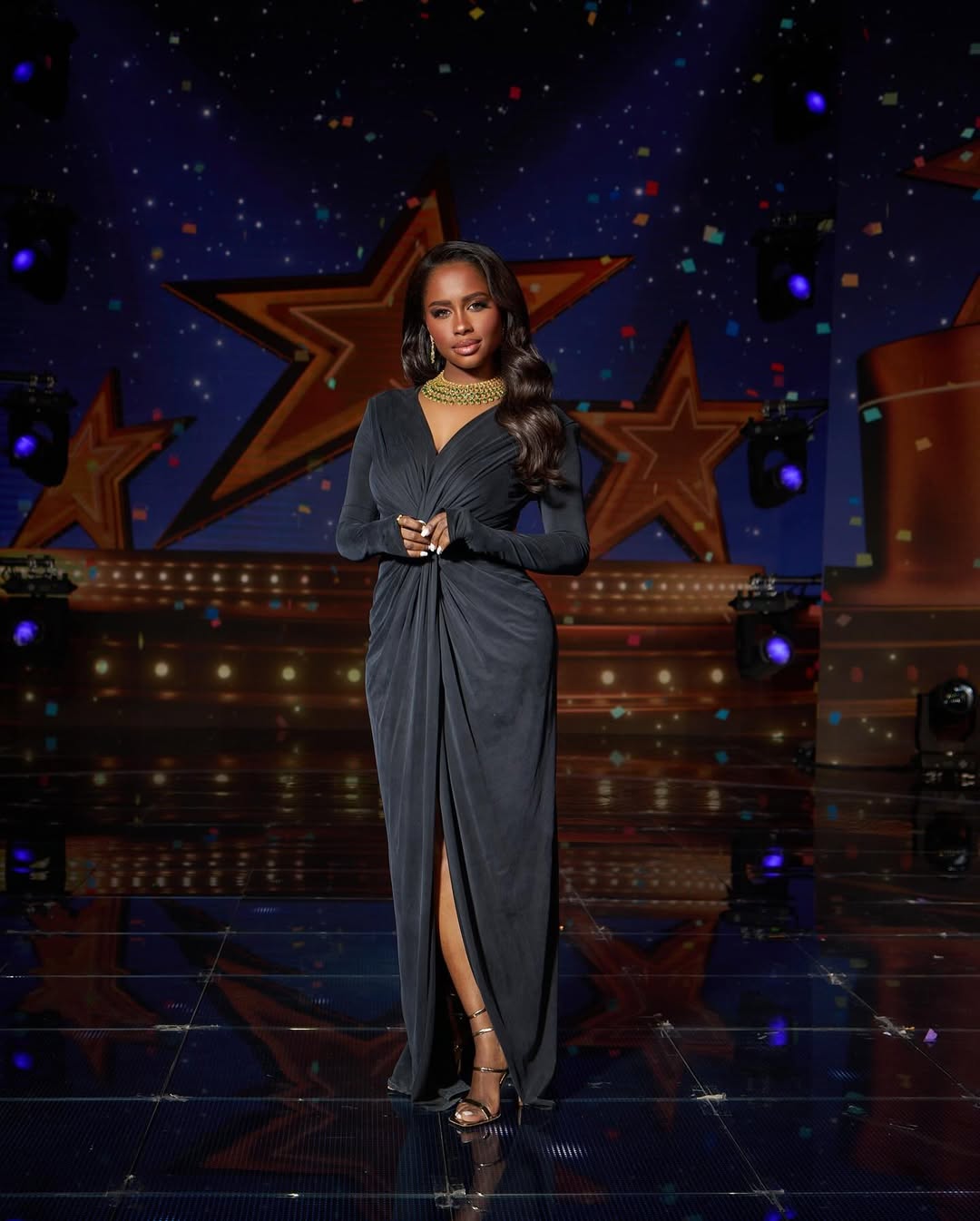 Saudi Singer Dalia Mubarak, on the set of Arabia's Next Star ...