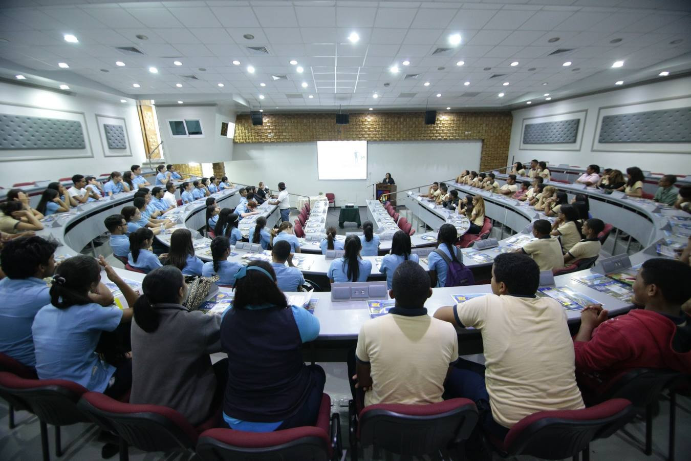 🎓 UNIVERSIDAD CATÓLICA NORDESTANA (UCNE) | San Francisco de Macorís ...