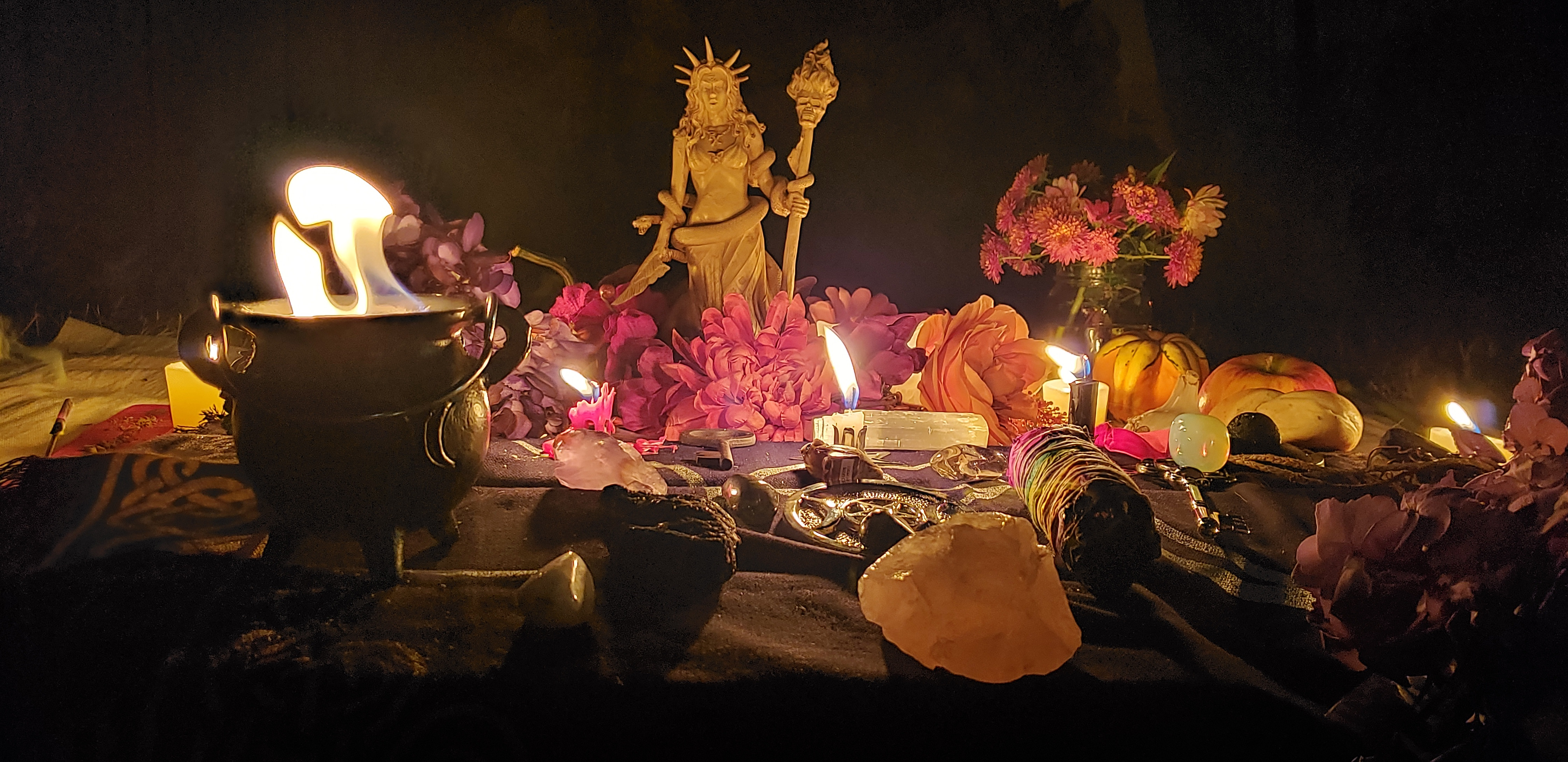 Does anyone have any plans for 11/16, Hekate's Day? : r/Hecate