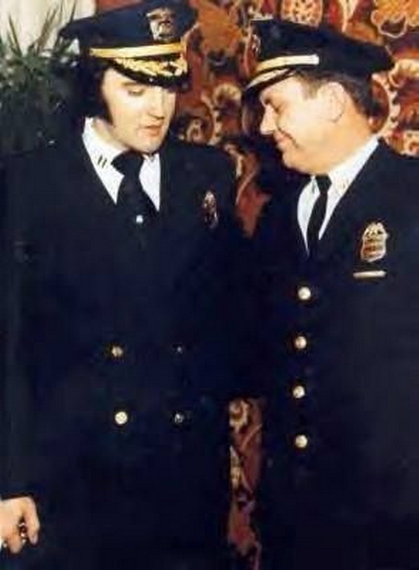 ELVIS - WHAT HAPPENED