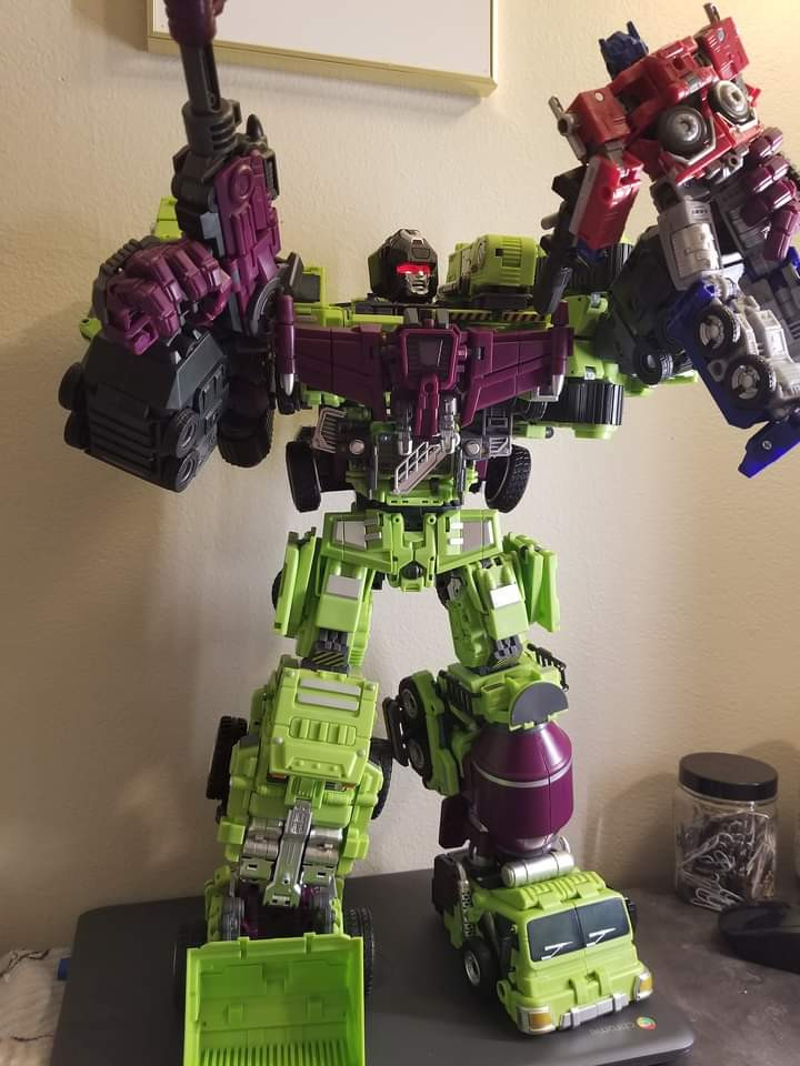 Got Devastator the other day, always wanted a combiner and I'm glad it ...