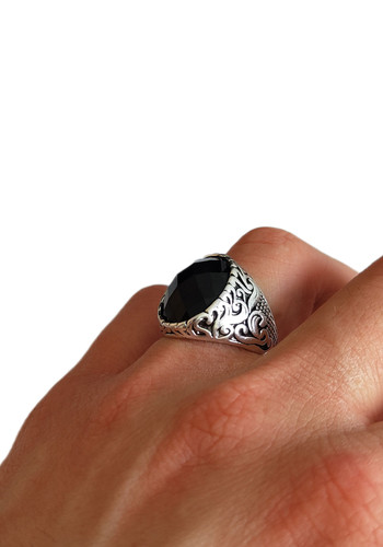Inel Argintiu Cu Aspect Medieval si Piatra Neagra, Metal, Marimea 9 ...