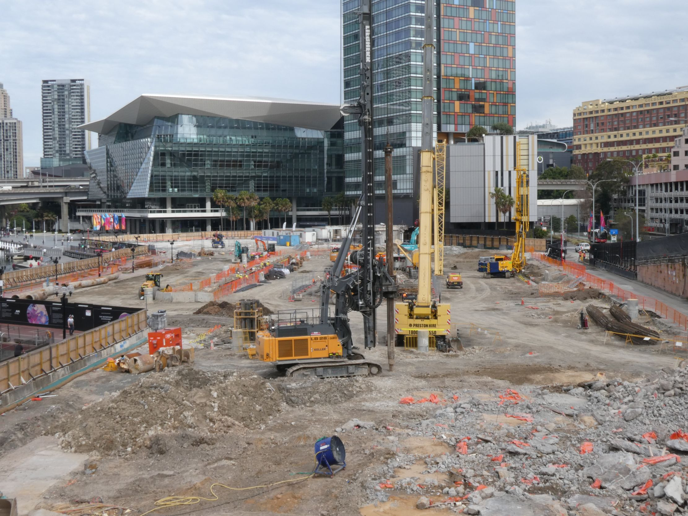 Construction | DARLING HARBOUR | Harbourside | 50st/166.7m | Mixed | U ...