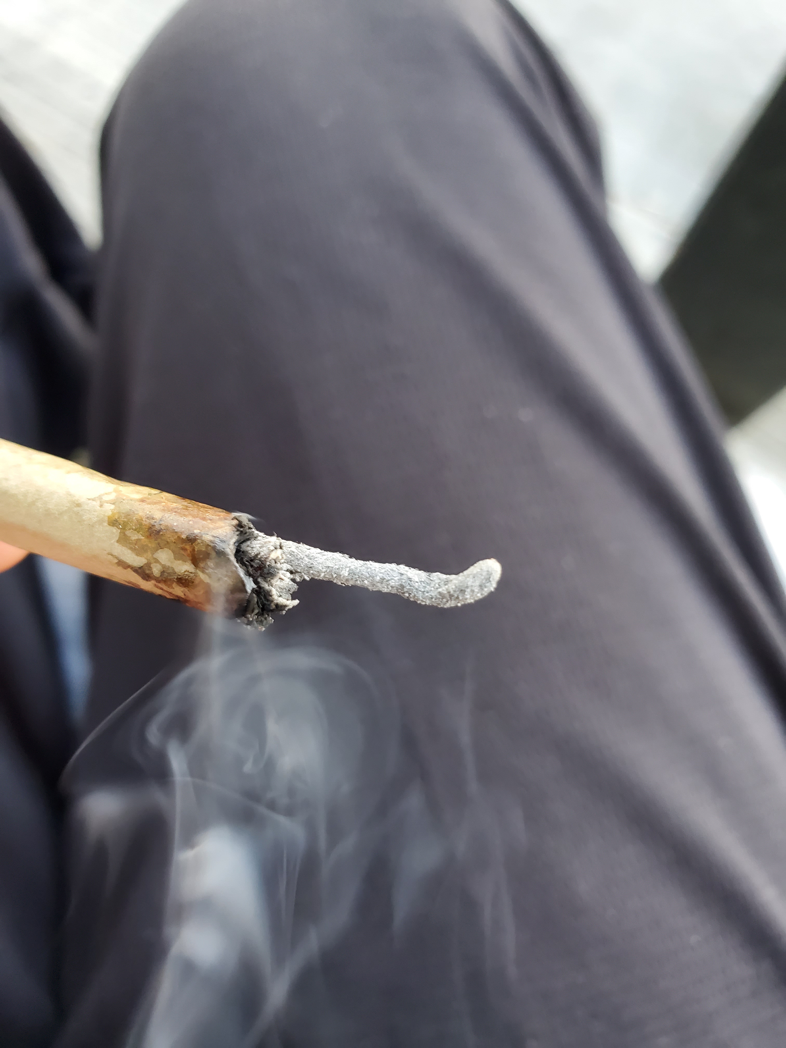 It's a 3 hash sticks in the joint kinda day : r/trees