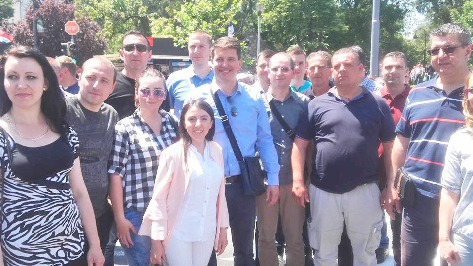 Classify Serbian female folklore group