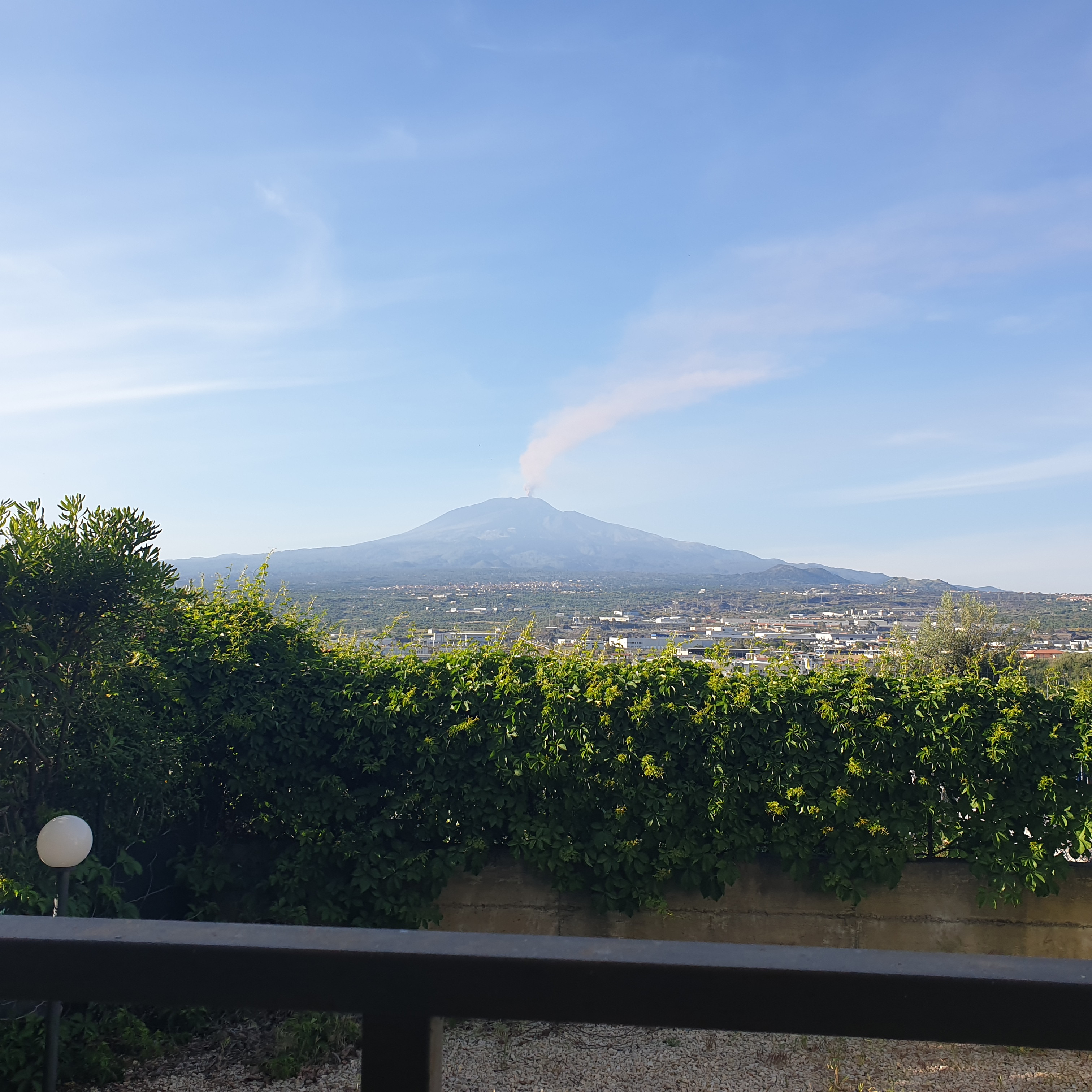 🔥 View of Mount Etna eruption's lava flow below the base of the ...