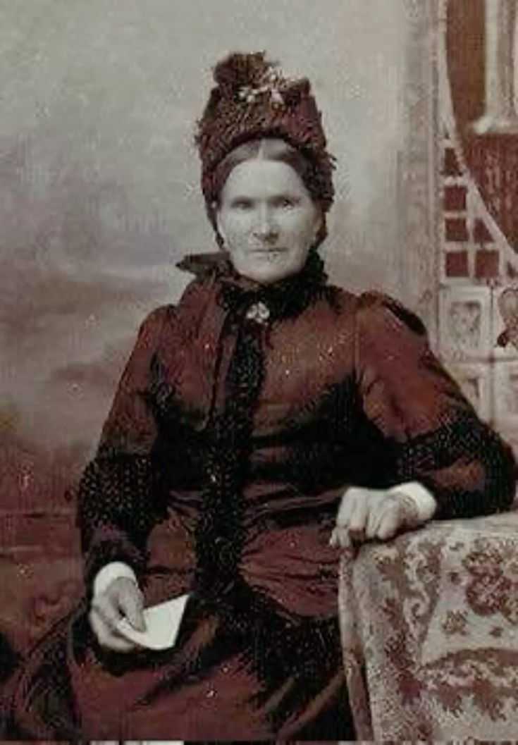 How Did MOMMY DEAREST Warp Her Quiet Farm Boy into a Grave-Robbing ...