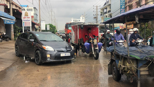 Chinese Driver Wreaks Havoc in Phnom Penh Traffic Accident - Cambodia ...