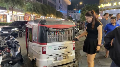 Chinese Woman & Shop Owner Attacks Parked Tuk-Tuk in Tonle Bassac ...